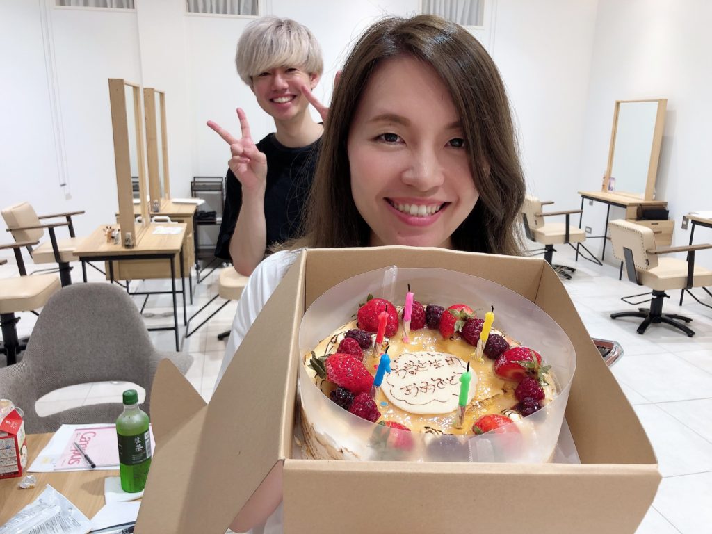 アイスケーキでお祝い♪♪TEN GROUP OFFICIAL WEB SITE